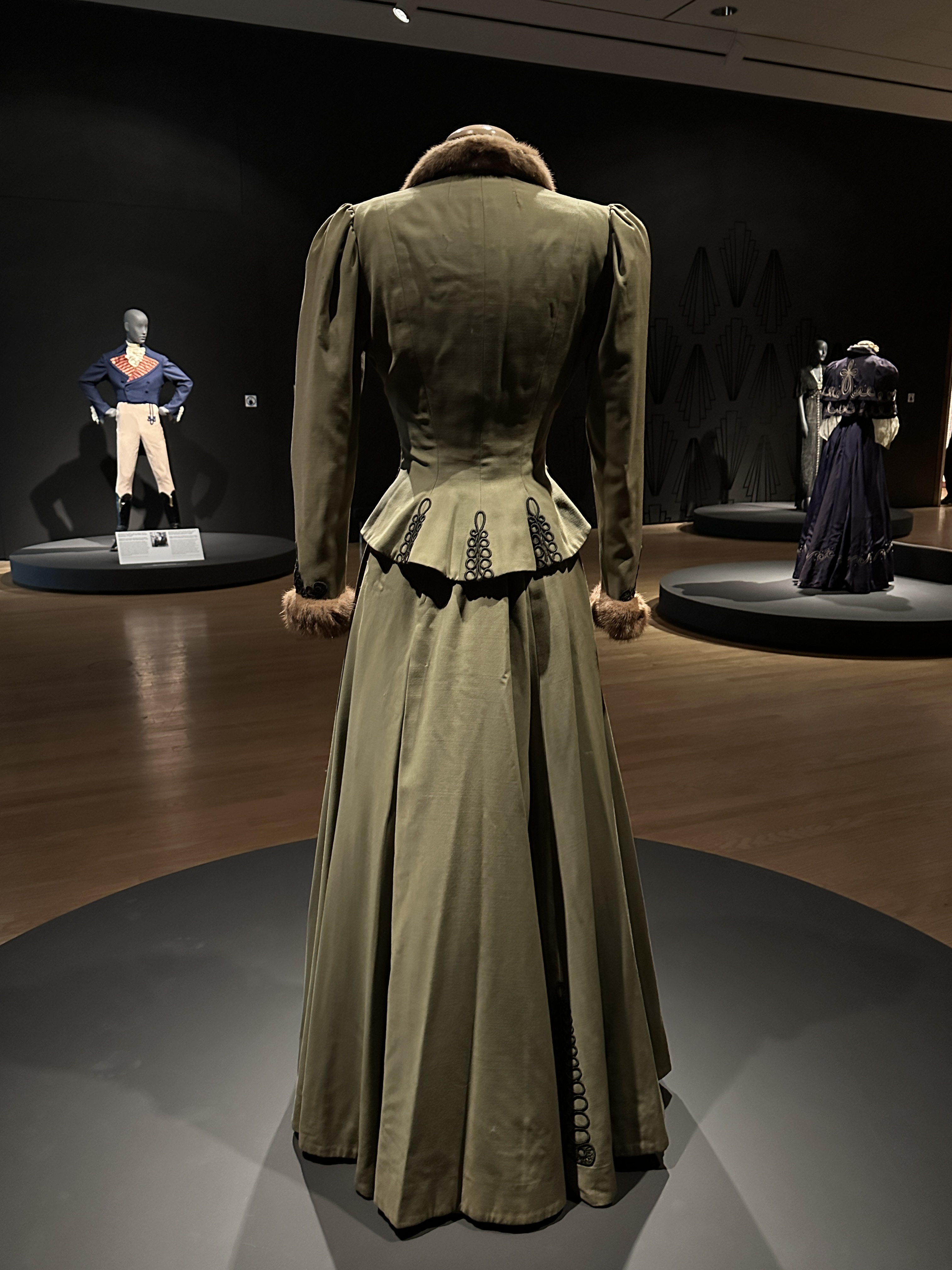 Exhibition Review: Edith Head – Hollywood’s Costume Designer – The ...